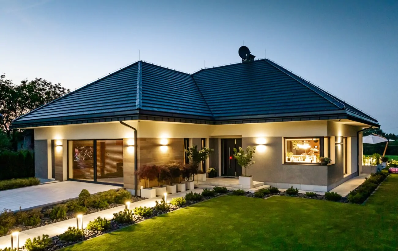 Porte gris anthracite : modernité et cachet | OKNOPLAST France