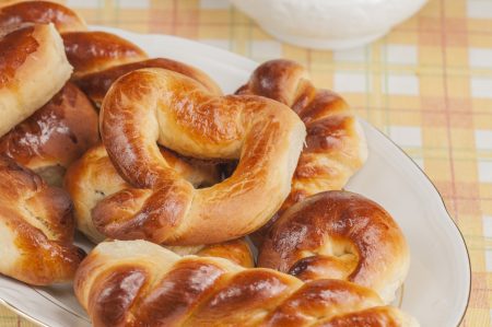 Pâques en France : traditions régionales | OKNOPLAST France